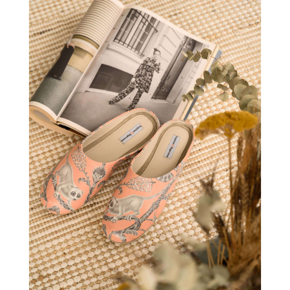 Magic lemurs leather slippers | Coveti