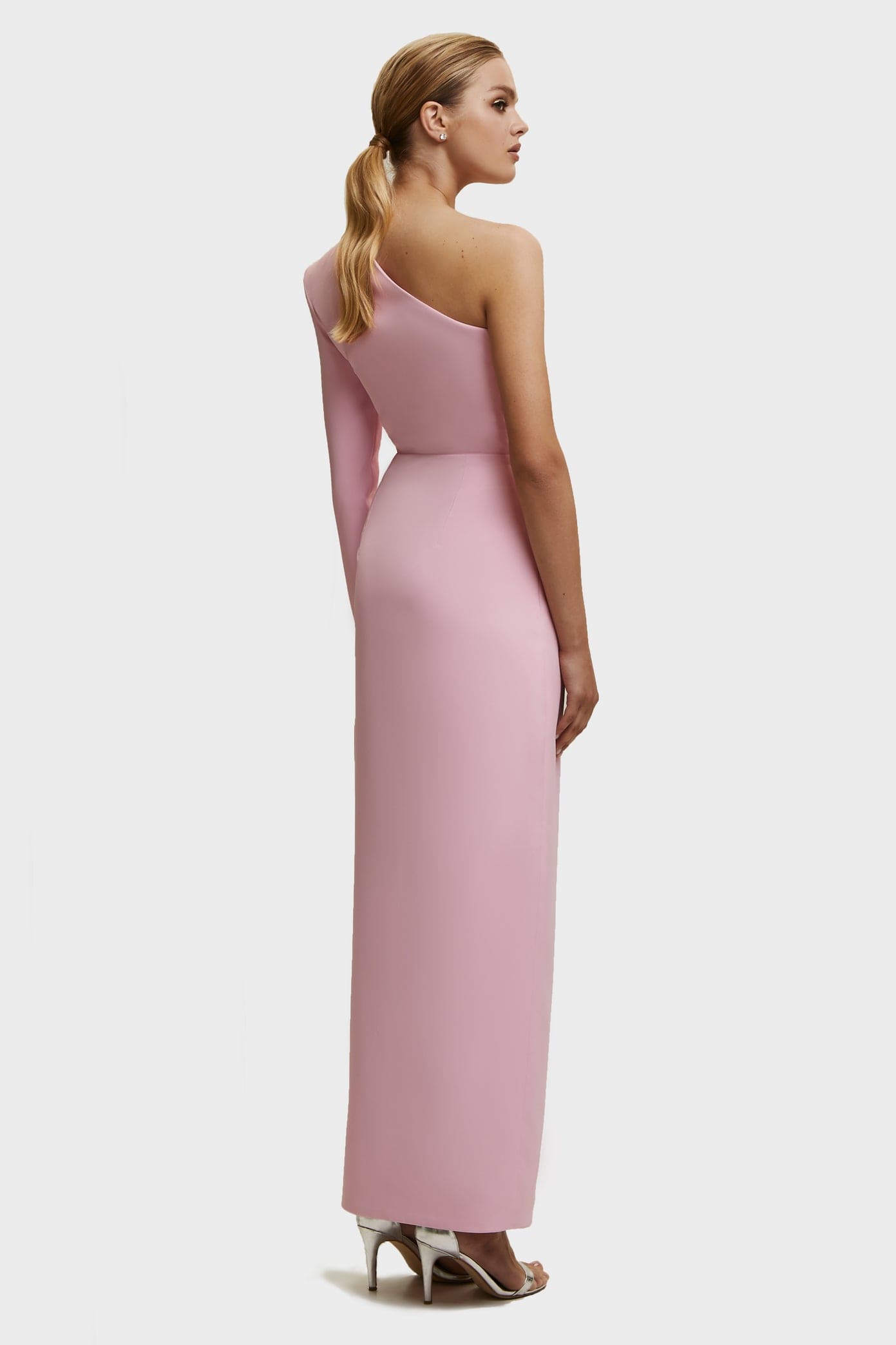 Milla Pink Long-sleeved dress with sharp shoulder cut | Coveti