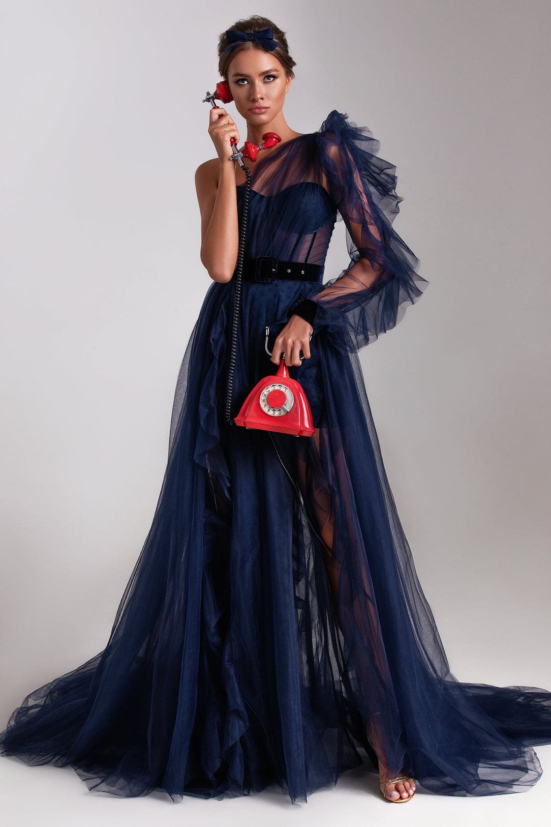 Milla Royal Navy tulle gown with detachable sleeve | Coveti